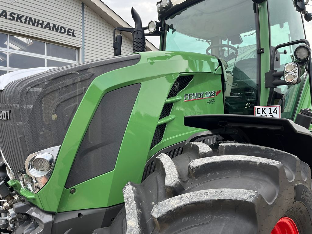 Traktorer 4 wd Fendt, 828 Profi model. Meget flot traktor med Maskinbladet