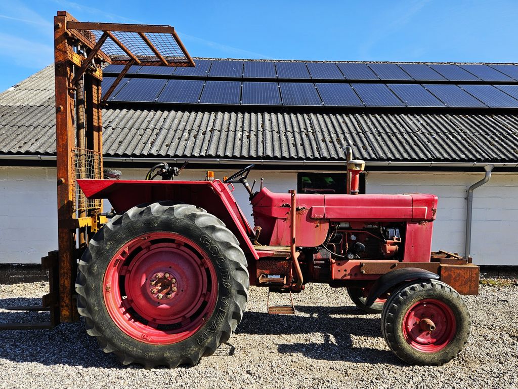 Traktorer 2 wd Volvo-BM, T 650 / med byggelift (1985) Maskinbladet
