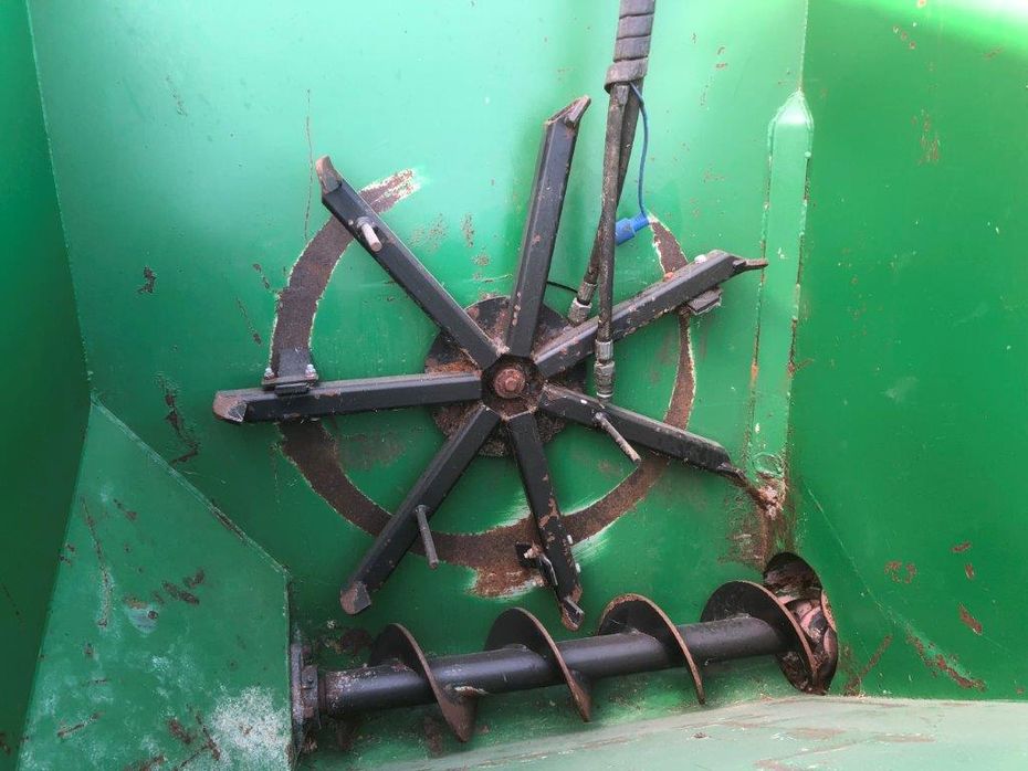 Rense/strømaskiner Avant, Strøkasse Med skraber og kost Maskinbladet