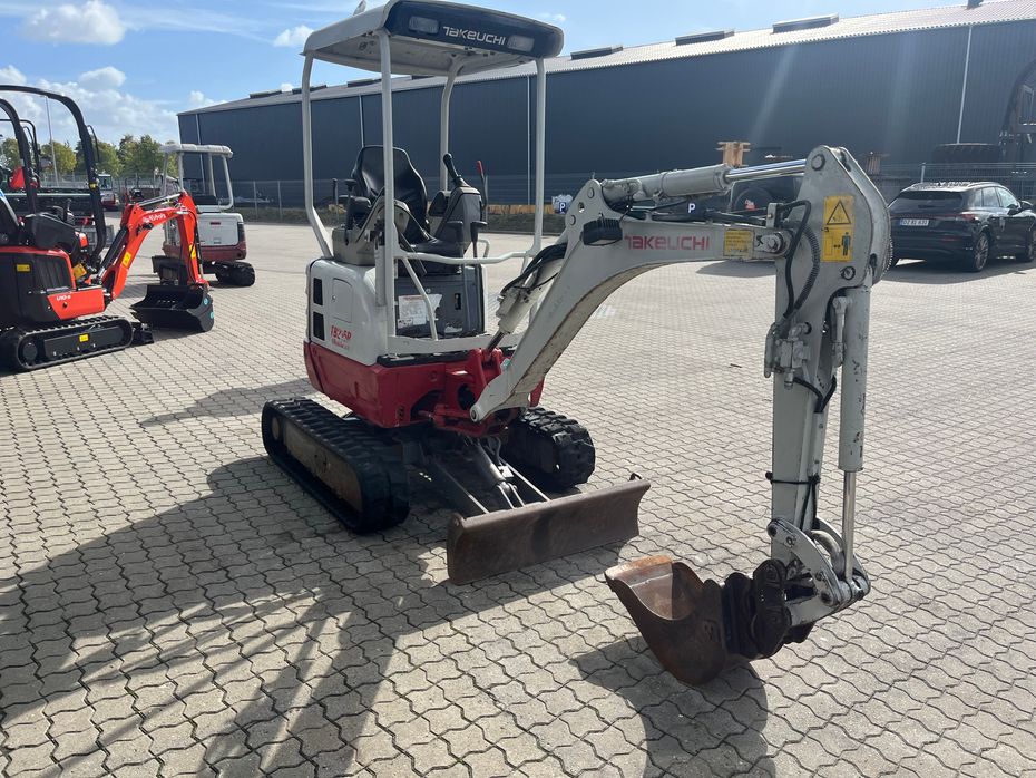 Minigravere Takeuchi, tb215r Hydraulisk skovlskift (2013) Maskinbladet