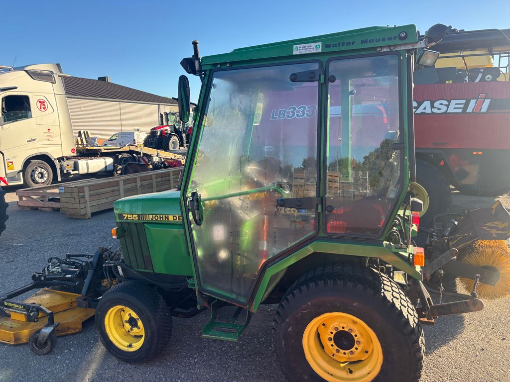 Kompakt traktorer John Deere, 755 Kompakt traktor (1996) Maskinbladet