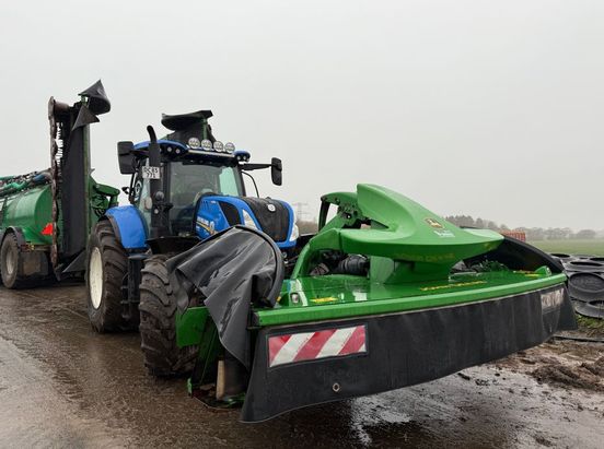 Skårlæggere/skivehøstere John Deere, R990R + F350R (2018) Maskinbladet