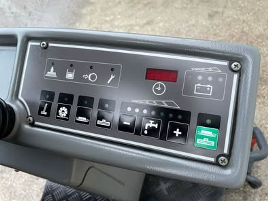 Gulvvaskemaskiner Hako, 910 Maskinbladet